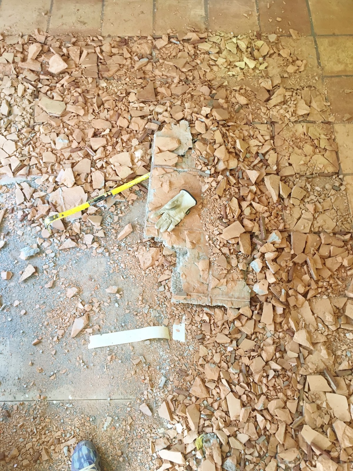 The Half Finished House: 5 Things To Know Before Taking Up Tile