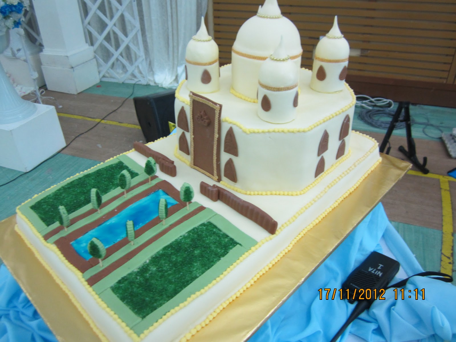 Azna's Wedding Cottage: The Taj Mahal Cake