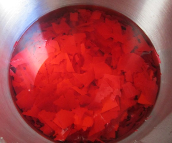 Ravings of a Mad Crafter: The Soaking Paper and Making Paper