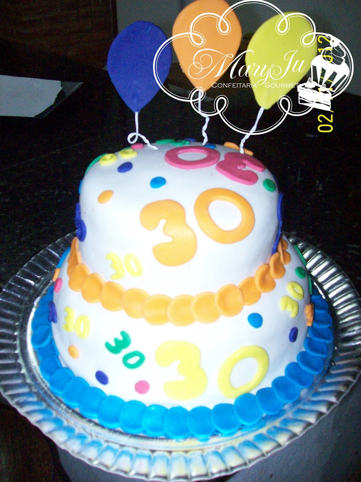MaryJu Confeitaria: Bolo 30 anos....