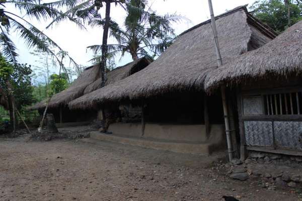 Rumah Bale, Salah Satu Kekayaan Arsitektur Nusa Tenggara Barat ...