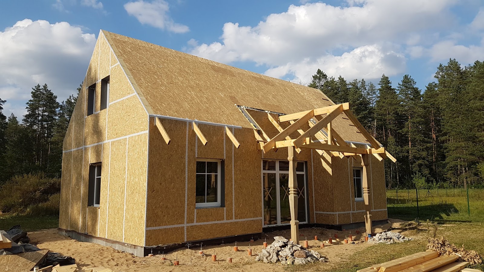 Dzūkiška pirkia: SIP skydų sienos ir stogas - dėžutė