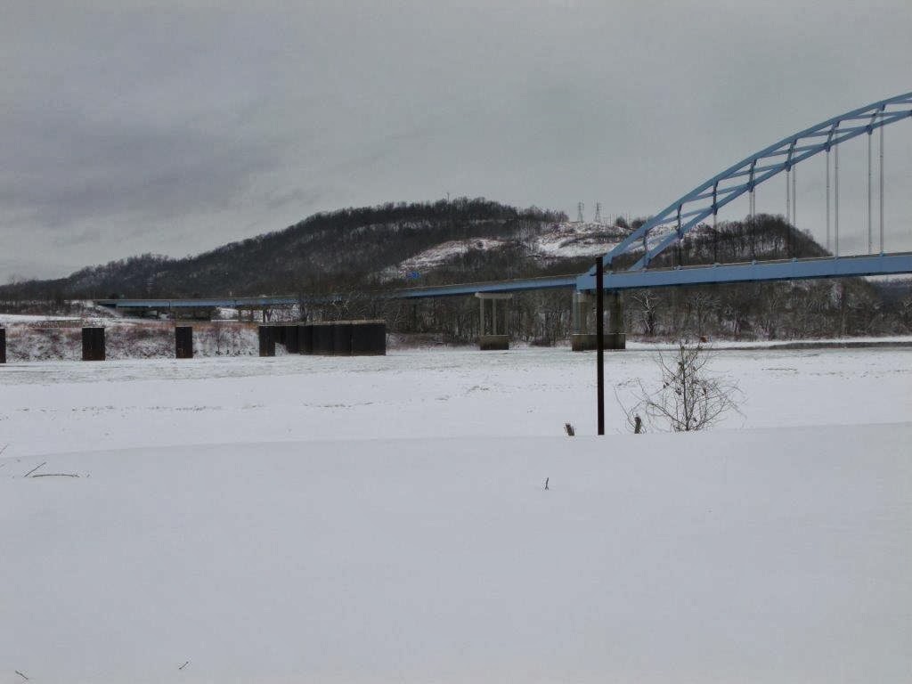 COUNTRY WHISPERS: Iced Over - The Ohio River