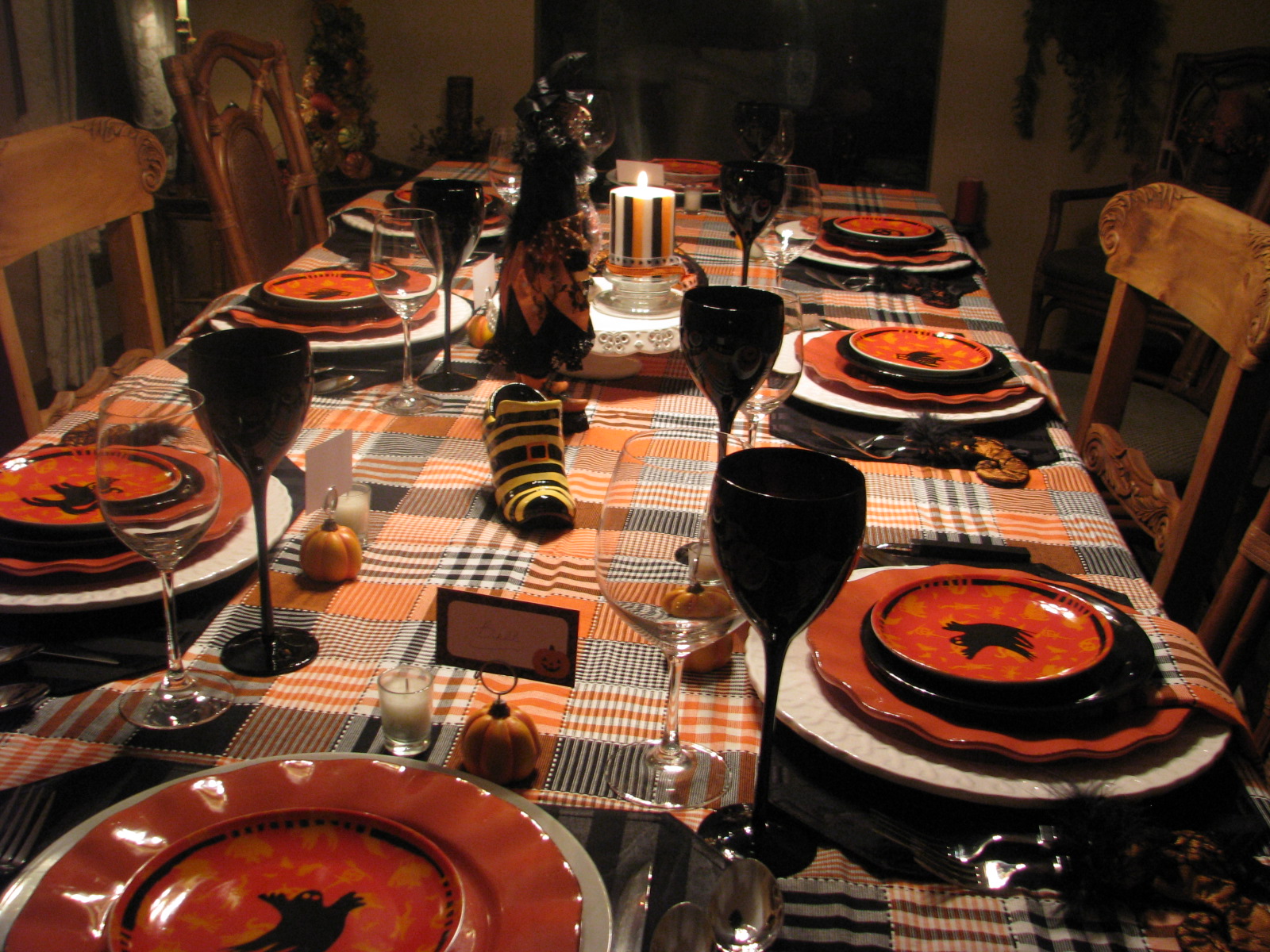 Designs by Pinky: ~~~A BeWITCHing Table!!!~~~