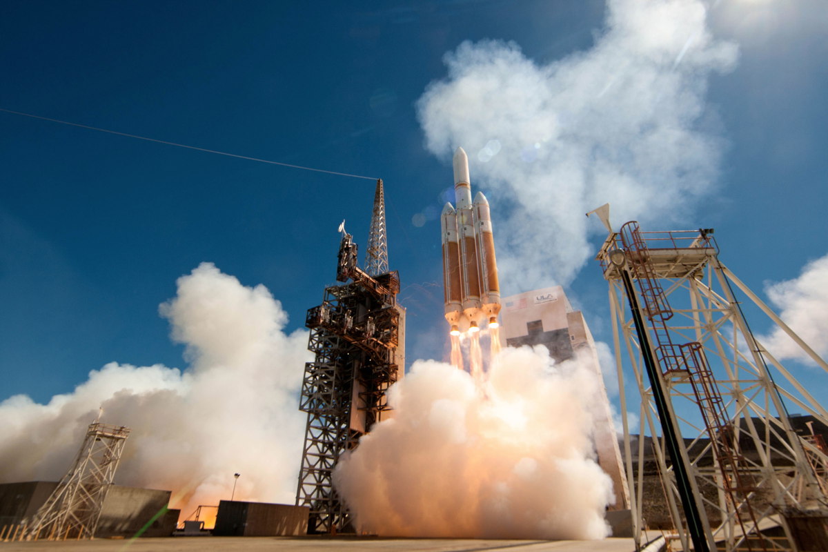 Suburban spaceman: ULA Delta 4: US Largest Rocket Launches Top-Secret ...