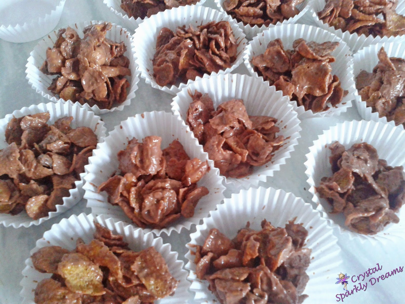 Crystal Sparkly Dreams: Tasty Treats - Chocolate Crispy Cakes