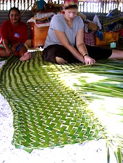 Thornes-in-Tarawa: Traditional Skills - Building a Mwaneaba
