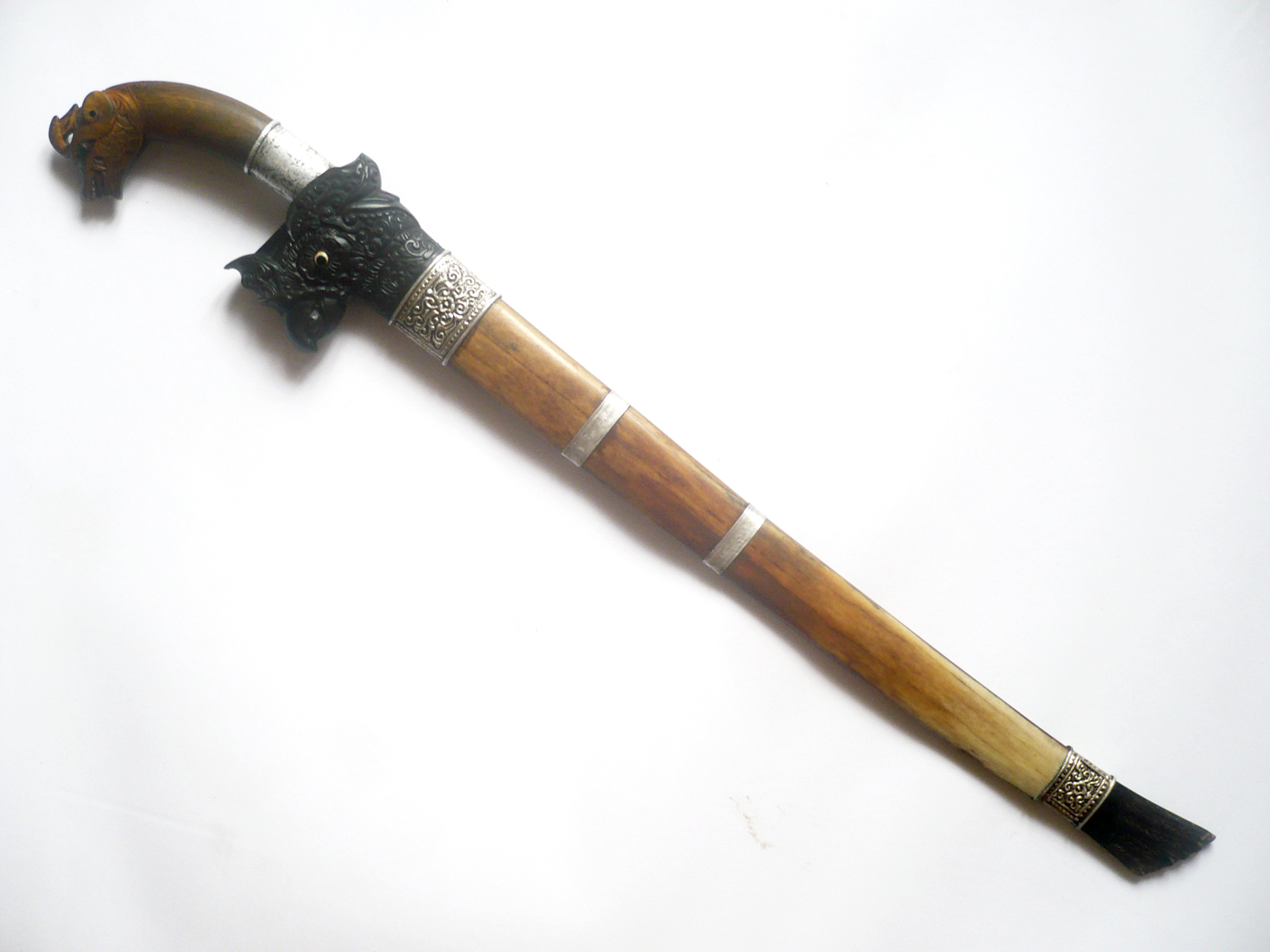 PUSAKA LOMBOK: PEDANG LOMBOK