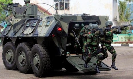 DEFENSE STUDIES: 52 Panser Anoa Perkuat Alutsista Yonif 403 Yogyakarta