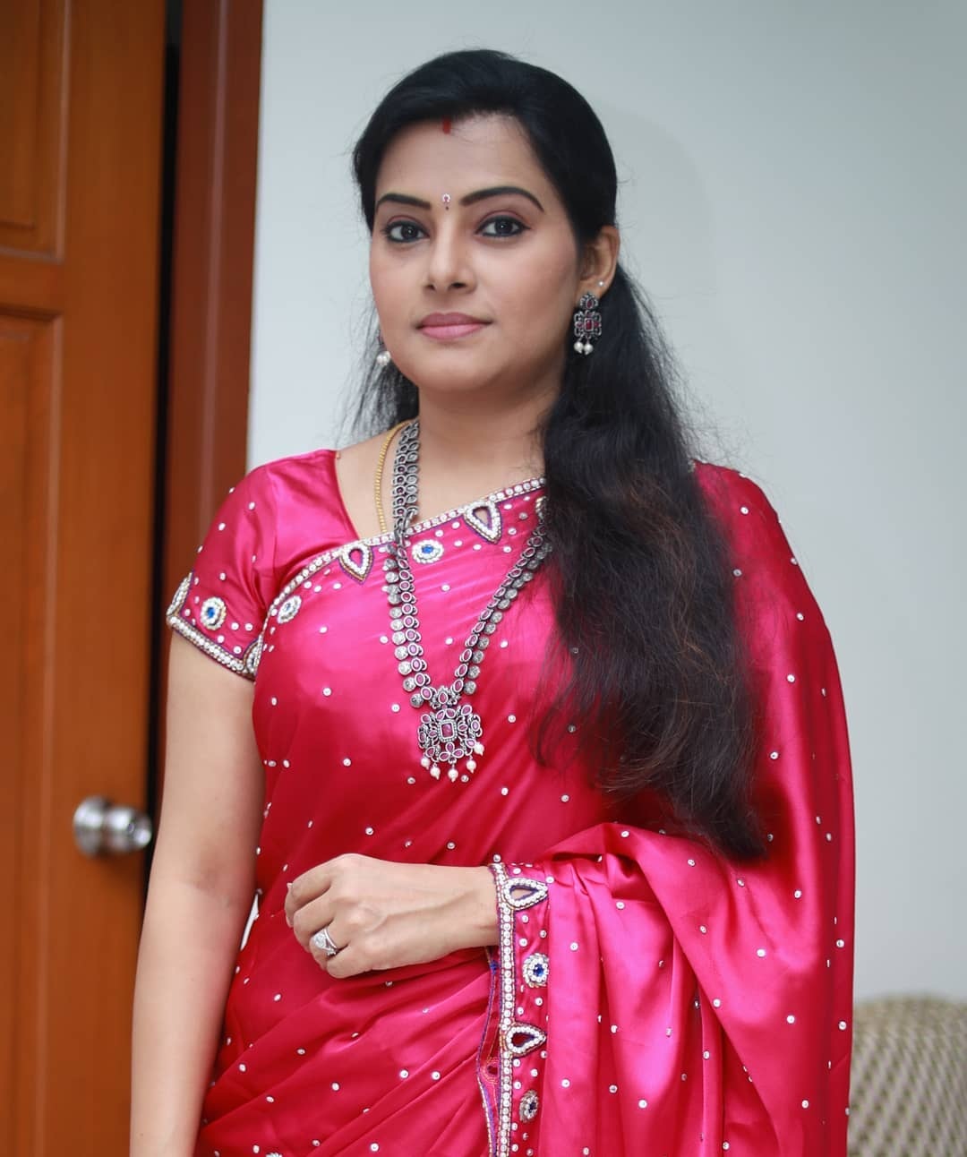 Tv Serial Actress Shruthi Raj Saree Pics Gallery