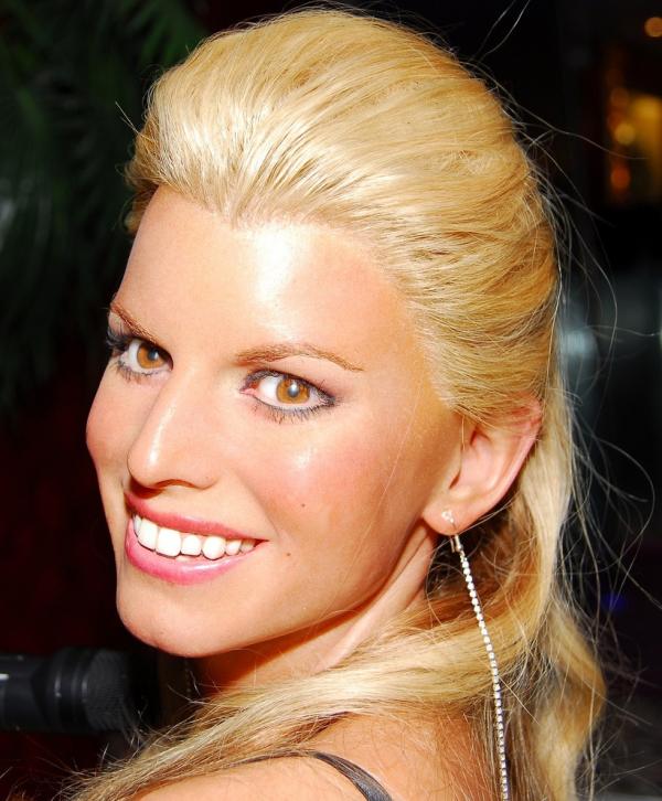 Cute Jessica Simpson Hairstyles 2019 - Dmeaon Inc.