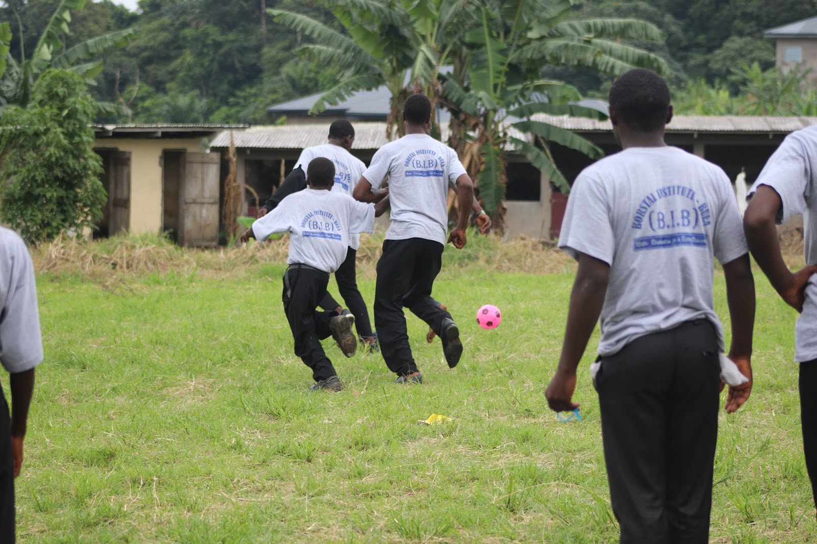 LOCAL YOUTH CORNER CAMEROON: April 2016