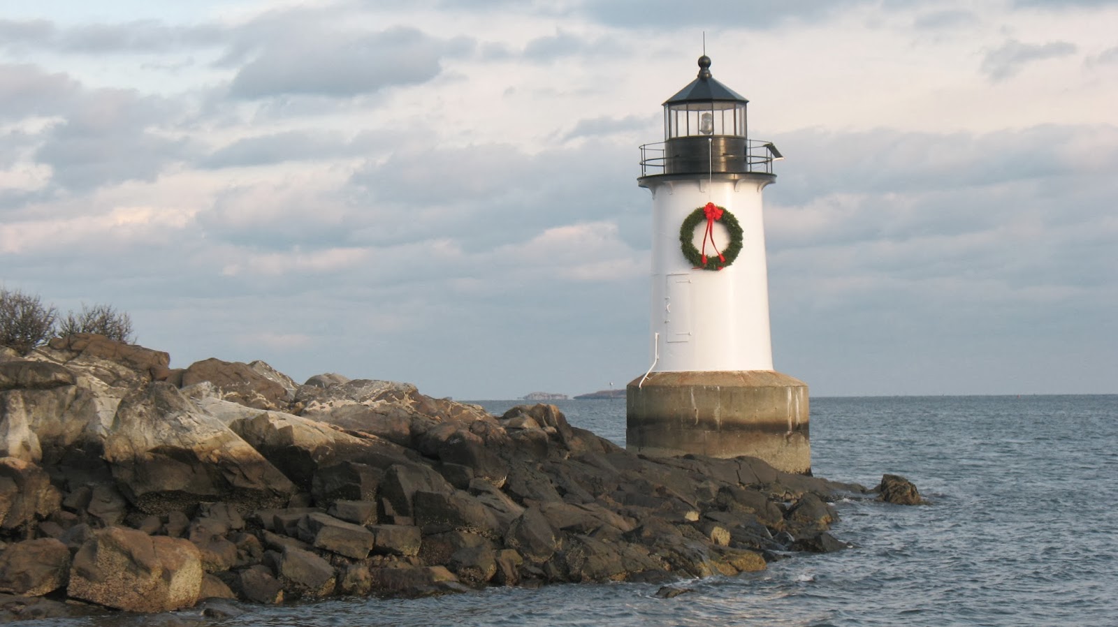 New England Lighthouses: Fort Pickering Light in Salem, Mass., gets a ...