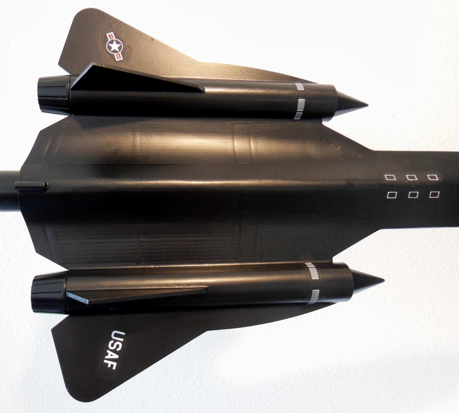 Model Rocket Building: Estes SR-71 Blackbird Finished!