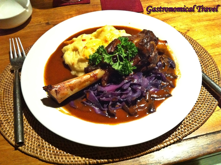 Gastronomical Travel: Bali - Day 1 Dinner - Un's Restaurant