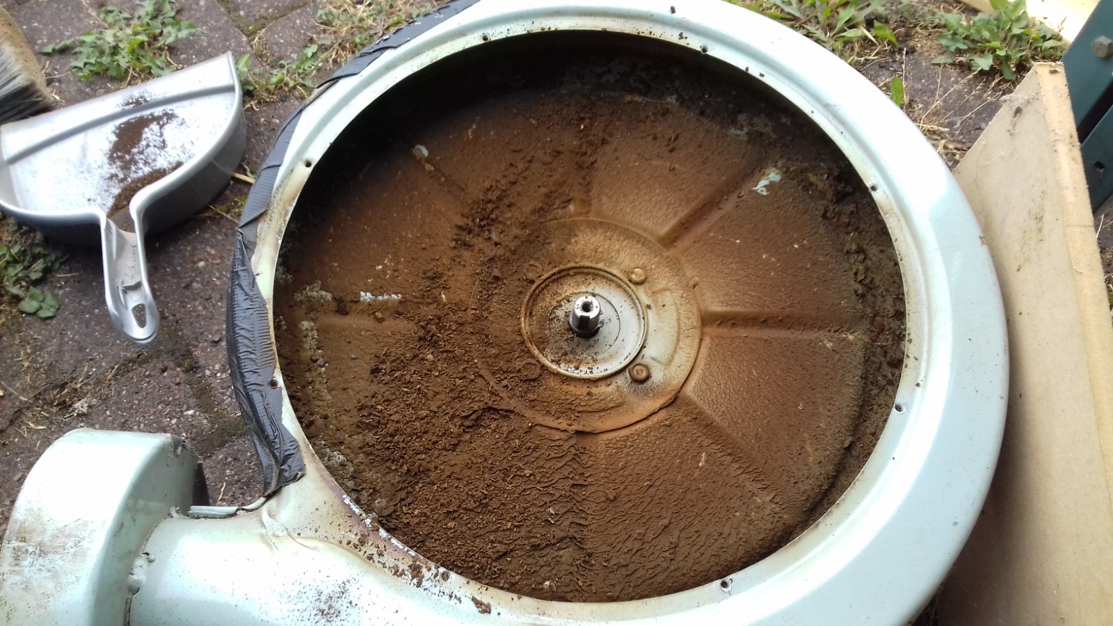 Extractor fan cleaning