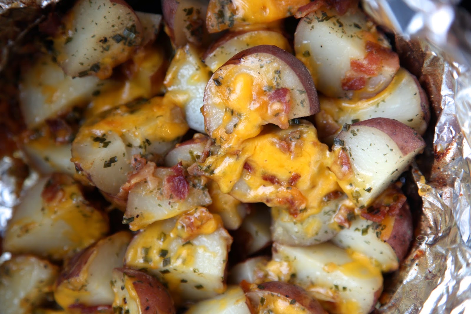 Jen's Recipes: Cheesy Bacon Ranch Potatoes, Slow Cooker (damndelicious.net)