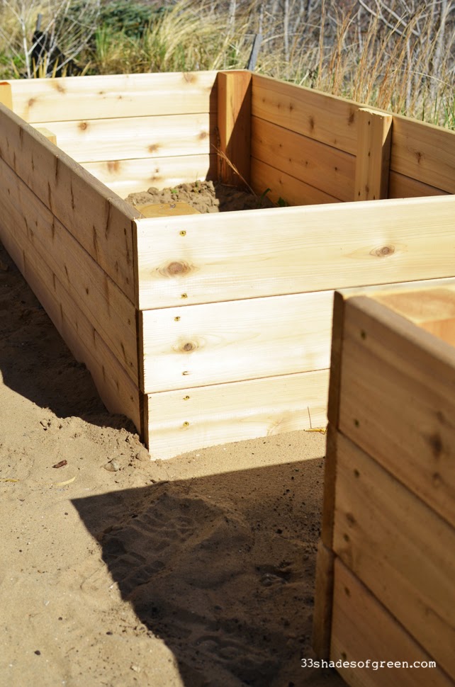 33 Shades of Green: Easy DIY Raised Garden Bed Tutorial