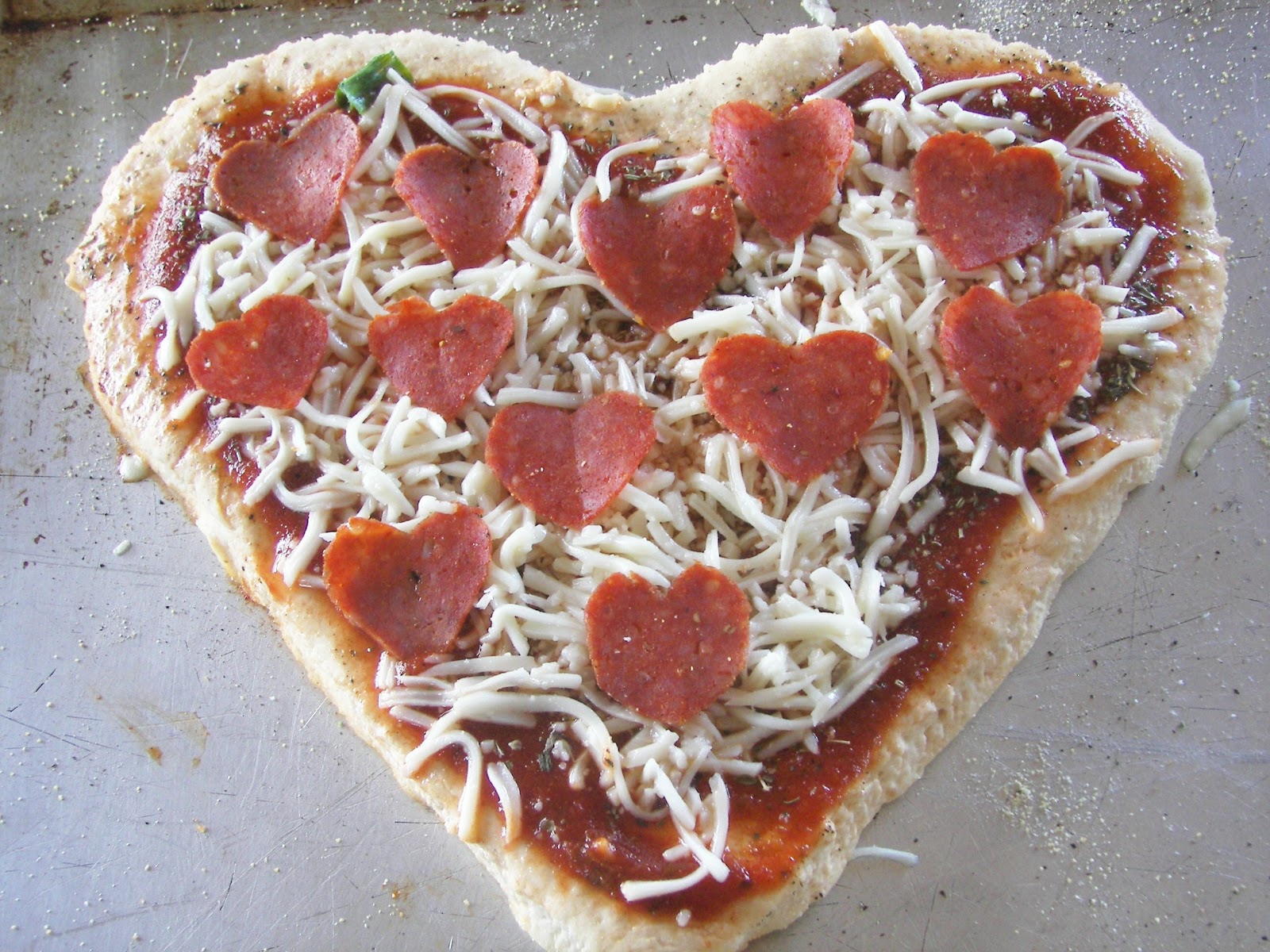 Red Couch Recipes: We Love Pizza Tablescape and Homemade Heart-Shaped ...