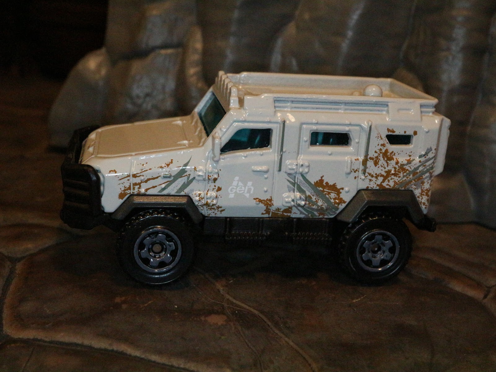 Action Figure Barbecue: Toy Review: '10 Textron Tiger (Battle Damage ...