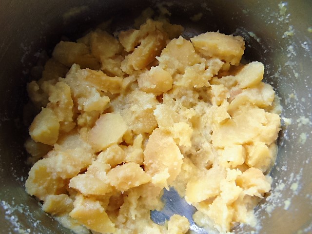 Back To The Table: Perfect Pithiviers....or.....The Easiest Apple Pie!