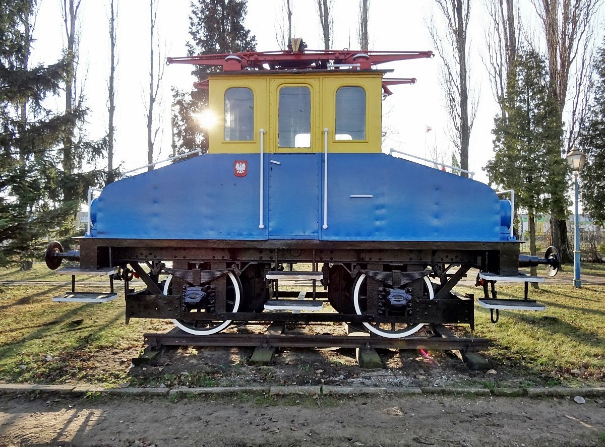 E400 EU40-01 w skansenie trakcji elektrycznej na Olszynce Grochowskiej | Torowy