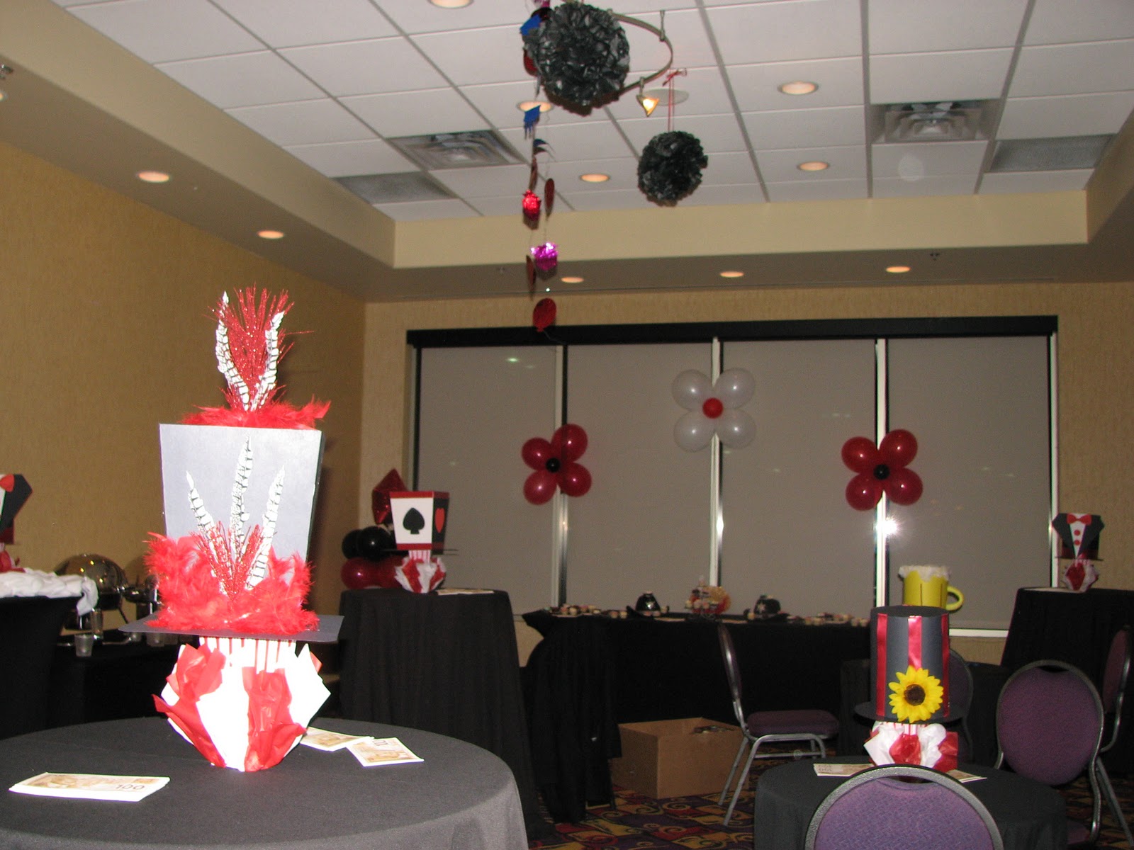 Utopia Party Decor: Crazy Hat Party Decor