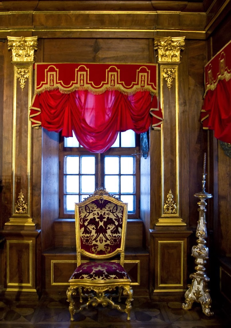 loveisspeed.......: The Menshikov Palace is a Petrine Baroque edifice ...