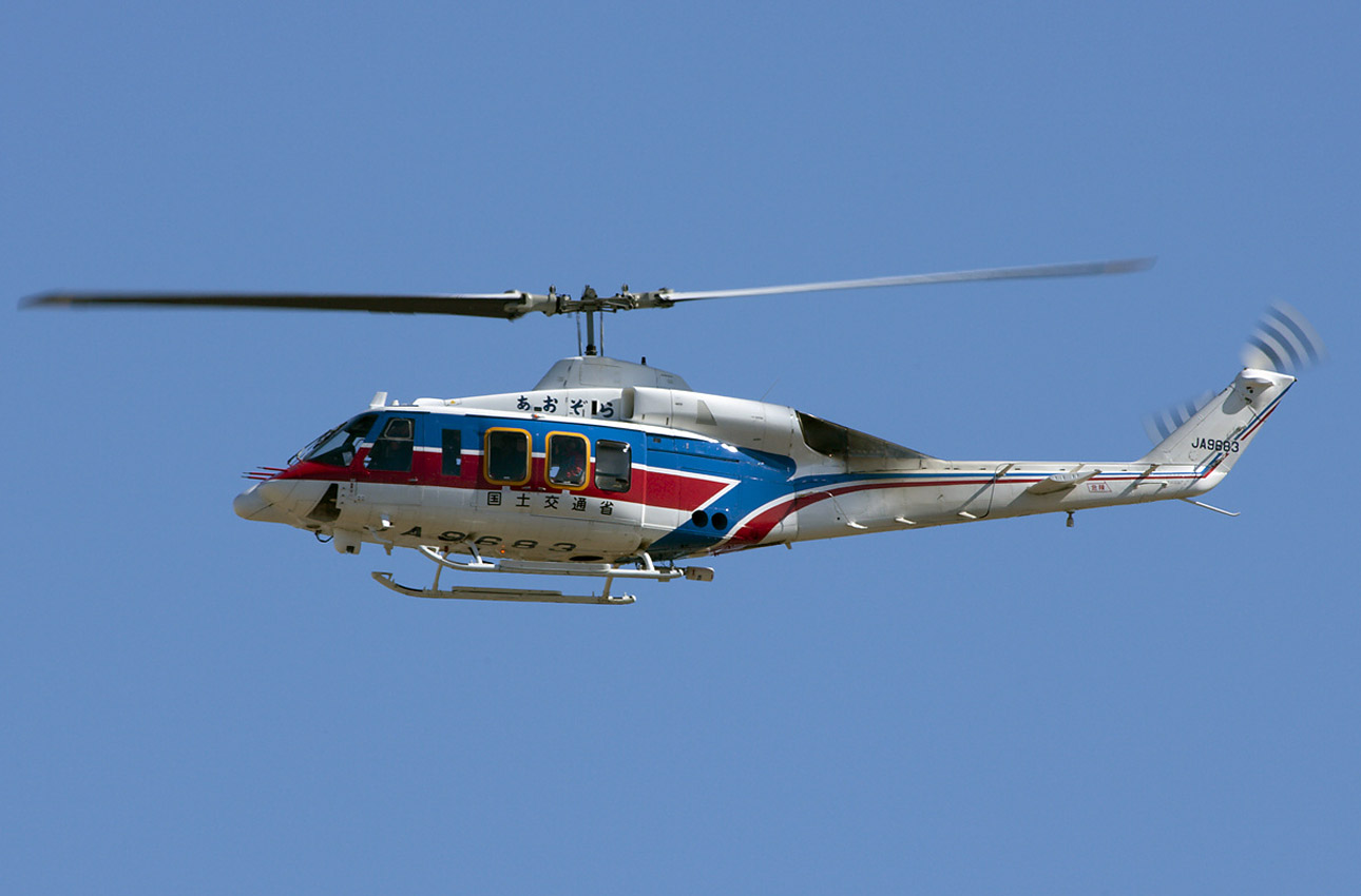 nhungdoicanh: Bell 214ST SuperTransport