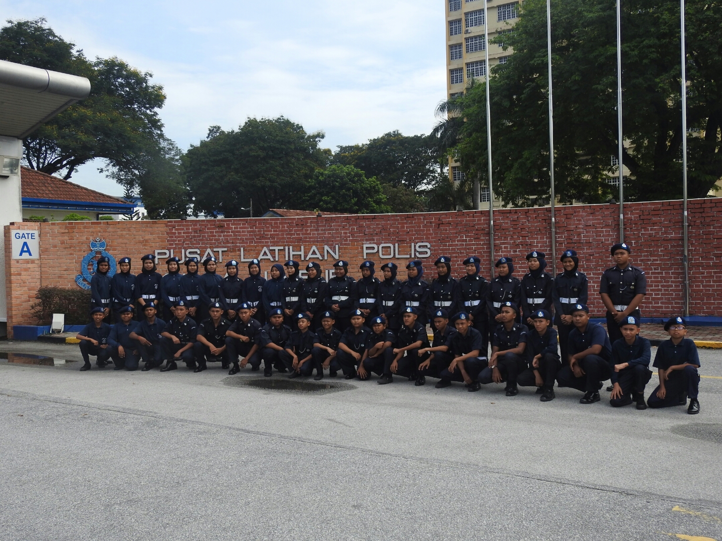Taufik: Be A Real Cops (Latihan Kadet Polis bersama Jurulatih PULAPOL KL)