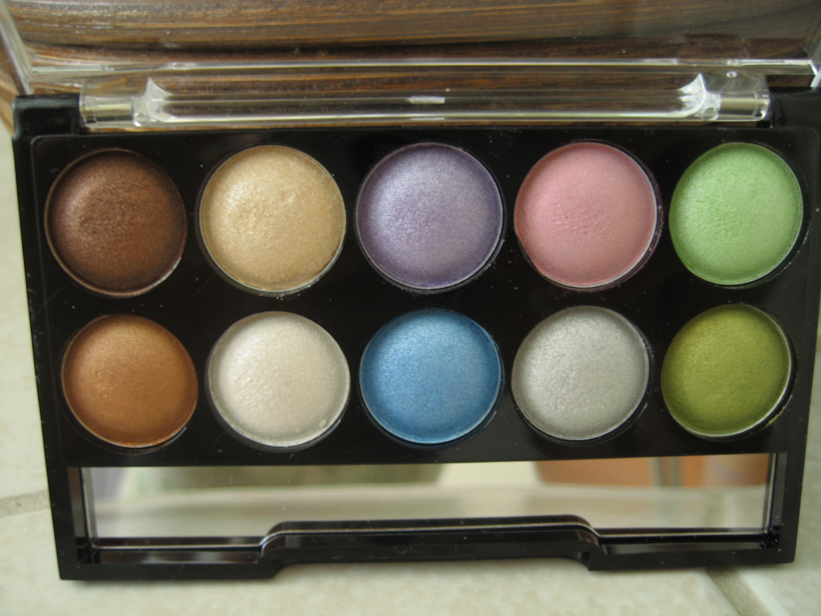 A Beauty Blog.: beautyuk Eye Shadow Collection Palette No. 1- Pastels
