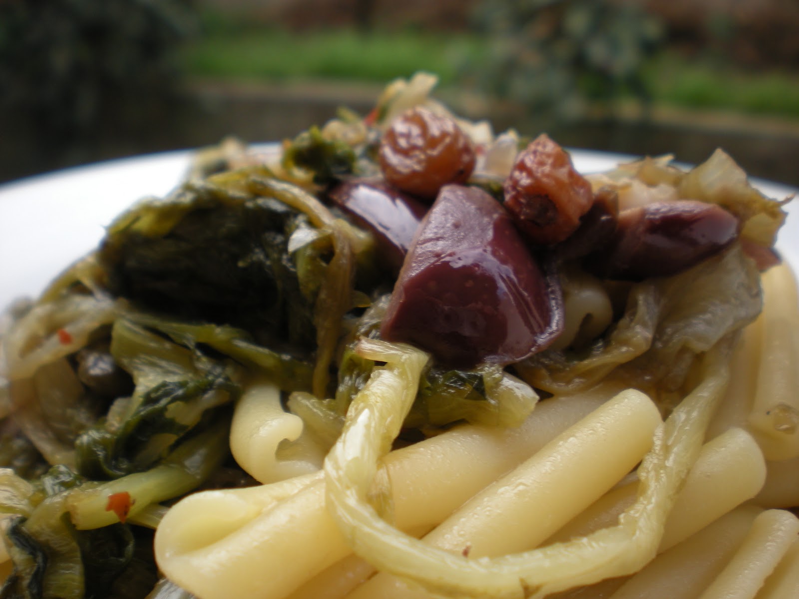 dai sapori del Sud... Casarecce con Scarola stufata... - Profumo di Sicilia