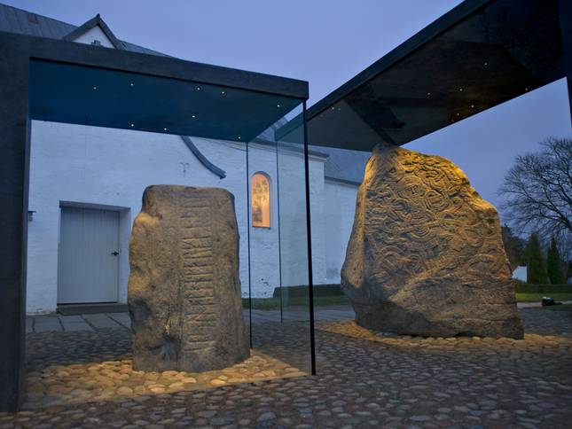 Historiebrug: Om (Jellinge)sten og autencitet