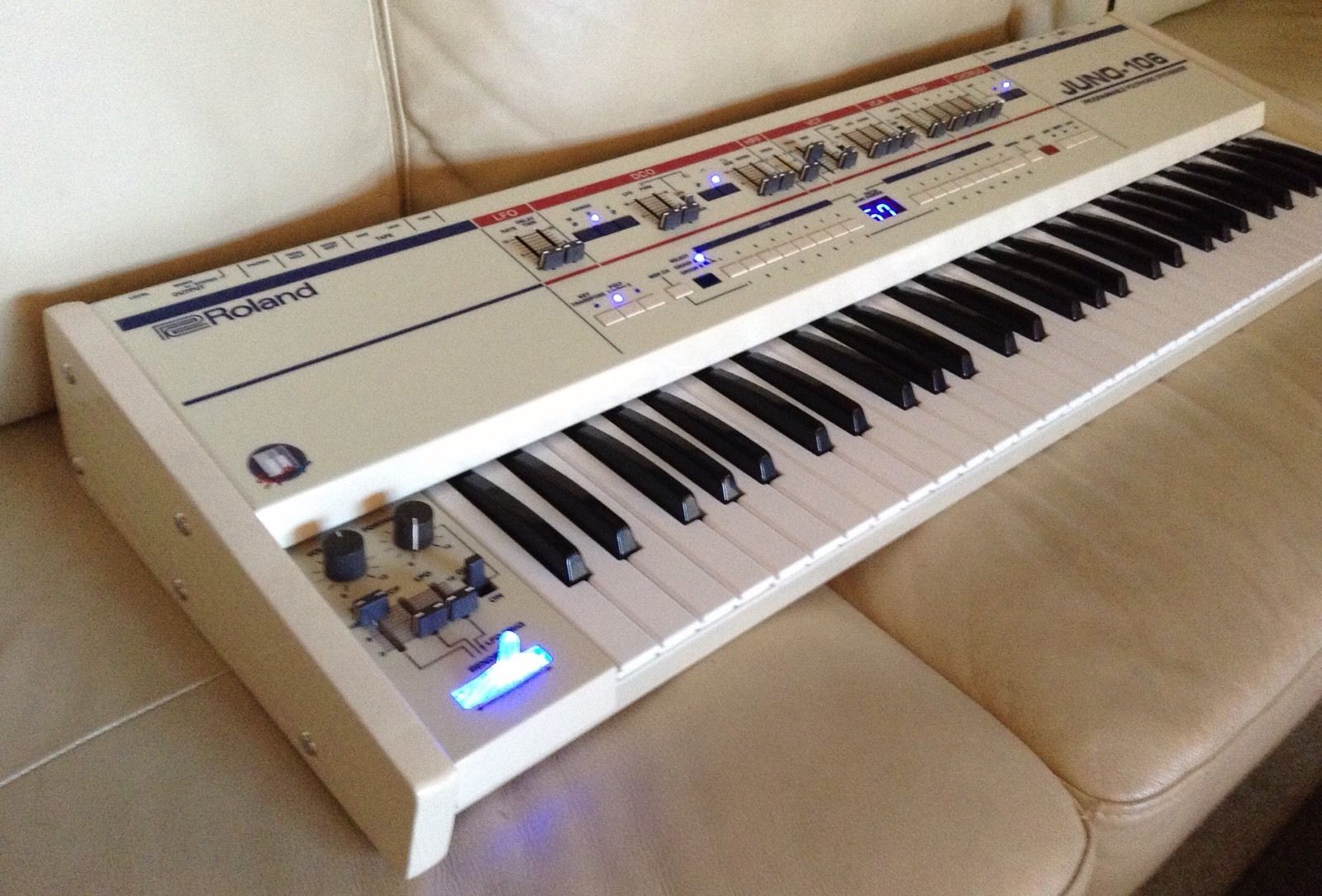 MATRIXSYNTH: Custom White "Cream Meanie" Roland Juno-106