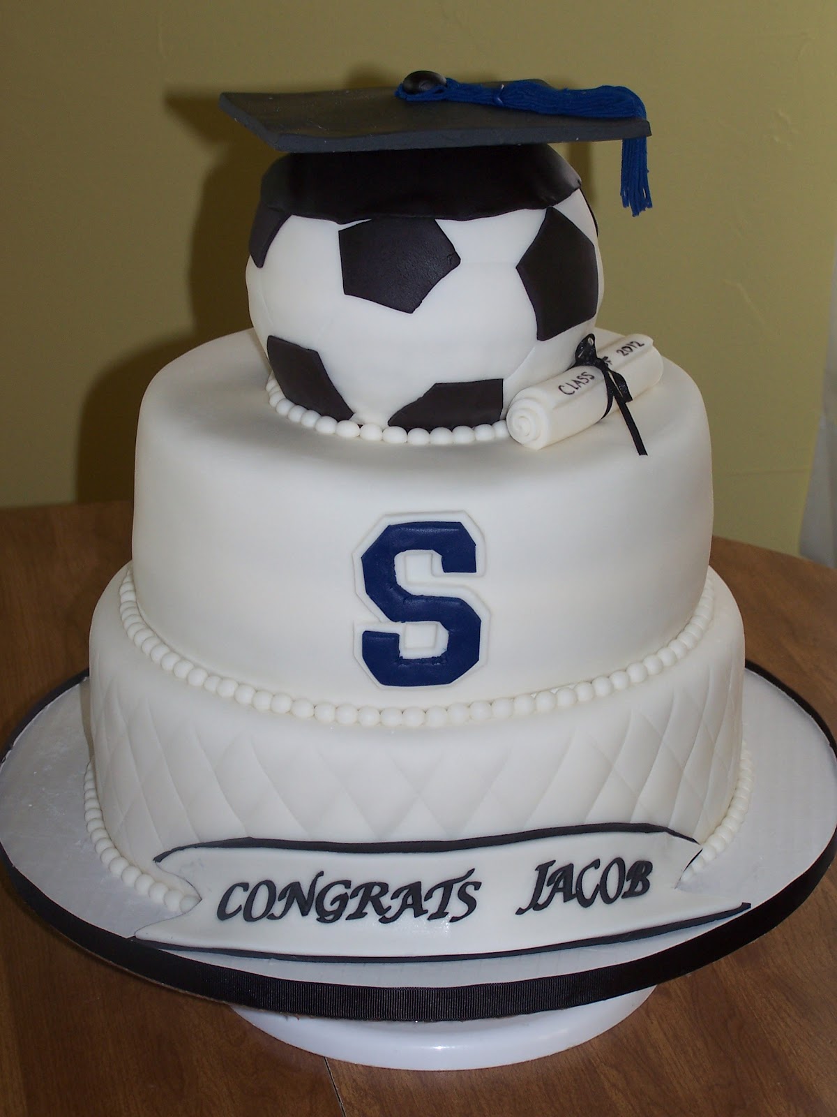 Edee's Custom Cakes: Soccer Graduation