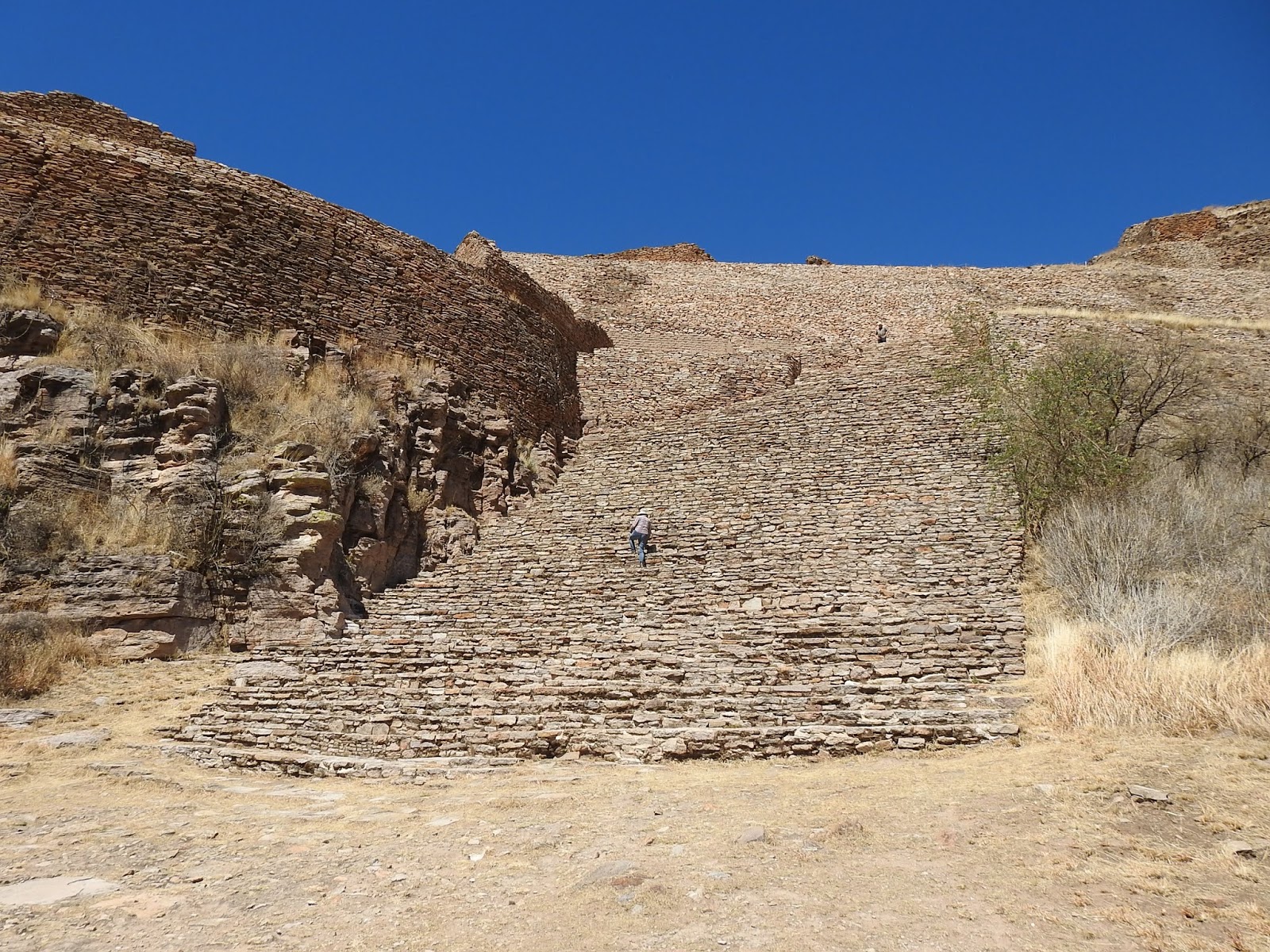Travel with Kevin and Ruth: La Quemada Ruins, and arrived at Zacatecas