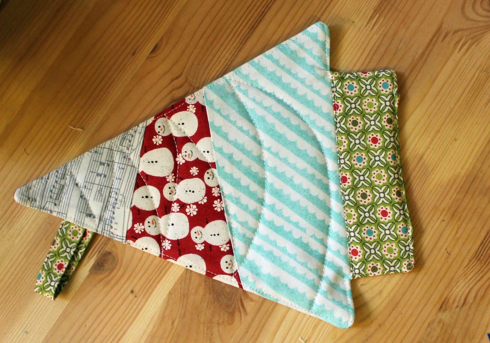 Stitching and Bacon: Tree Trivet Tutorial [Christmas in July Sewing ...