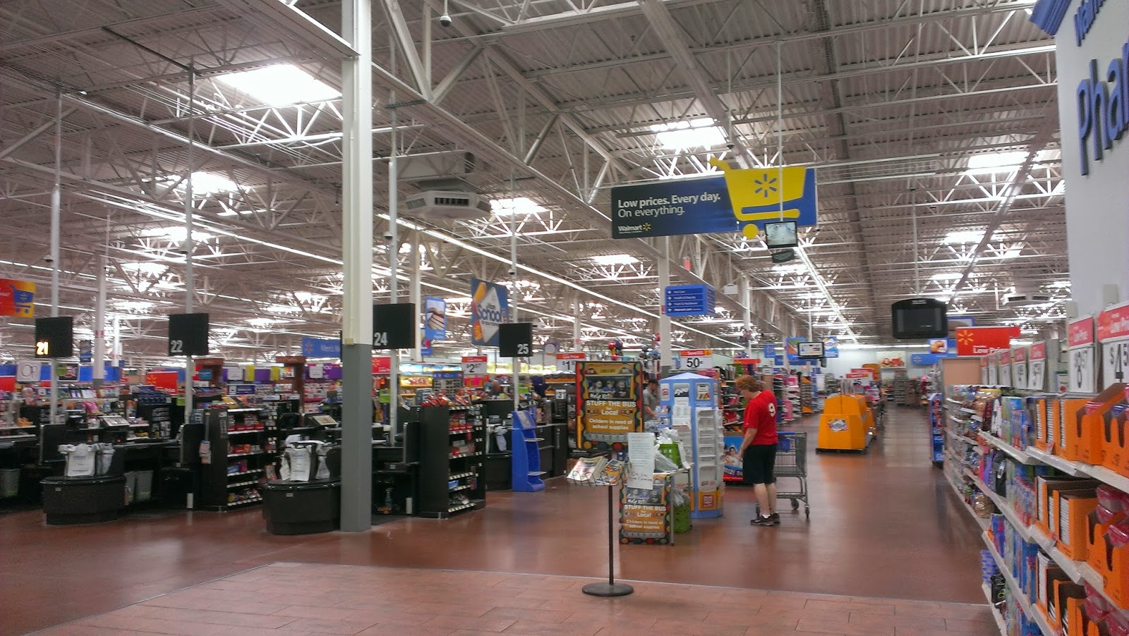 The first time shopping at walmart | Phil's America Exchange Year