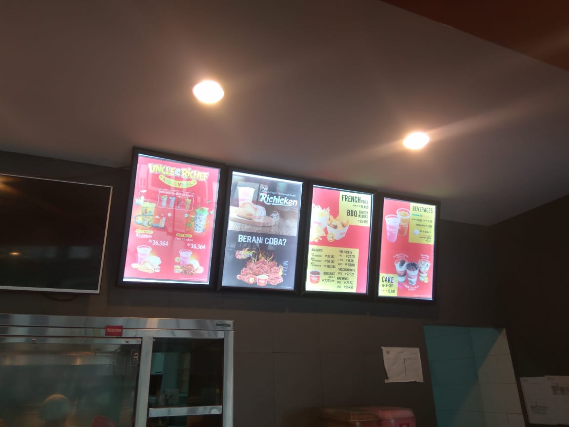 Penggantian Visual Neon Box #Menuboard Richeese Outlet Semarang ...