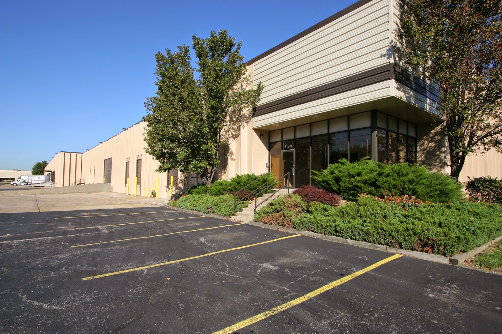BLOCK REAL ESTATE SERVICES, LLC BLOG: BRES' CRE Deal of the Week - 6130 ...