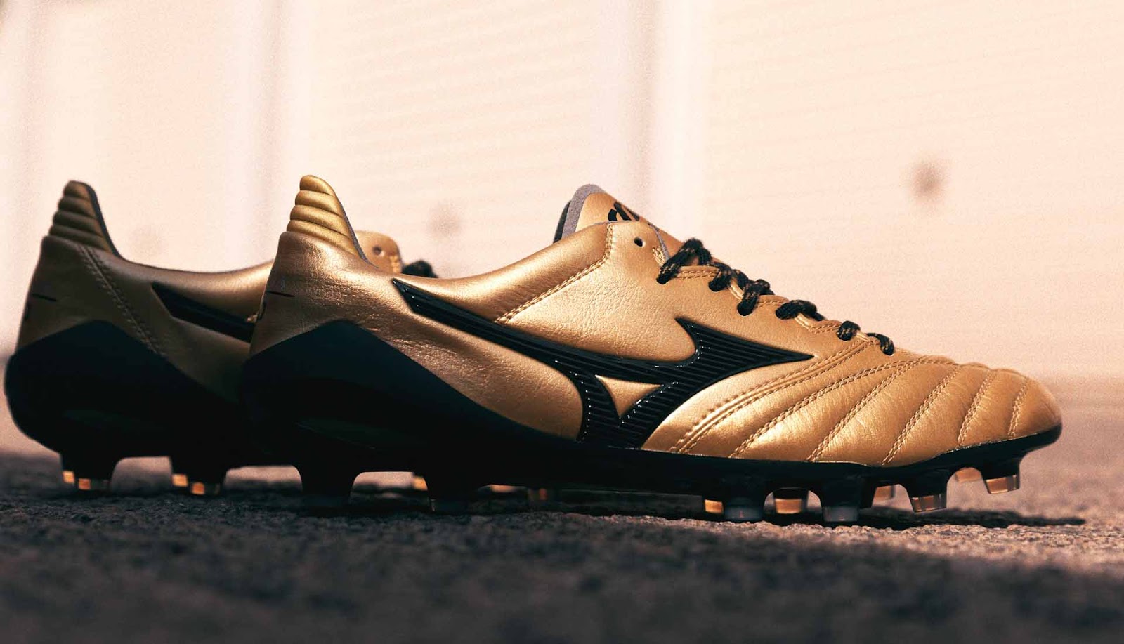 Stunning Gold Black Mizuno Premium Boots Pack Released Footy Headlines stunning-gold-black-mizuno-premium-boots-pack-released-footy-headlines