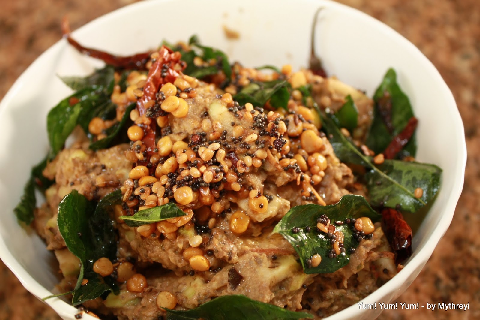 Yum! Yum! Yum!: Sorakaya Mukkala Pachadi ~ Bottlegourd Chutney