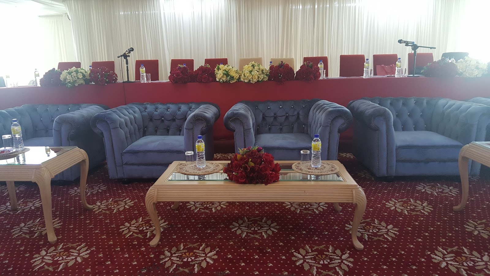 Kerusi Pelamin Untuk Di Sewa: Sewa Set Sofa VIP
