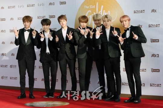 Grupo "BTS": PREMIOS Y NOMINACIONES