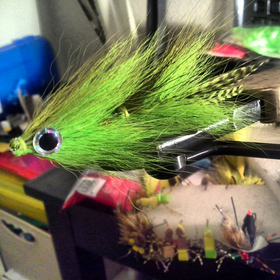 BUGGIN' OUT.: Tying Mike Schmidt's Double Deceiver - warm water fly ...