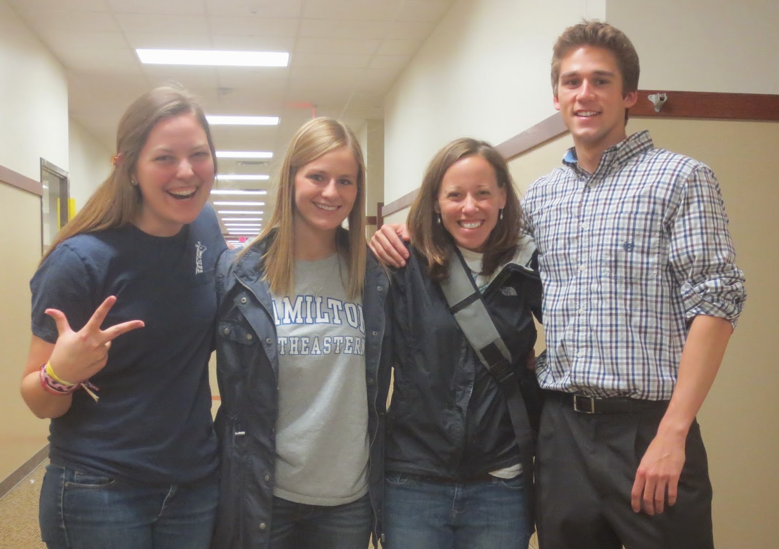 Overlap: "SARAH! SARAH! ITS SARAH WRIGHT!"