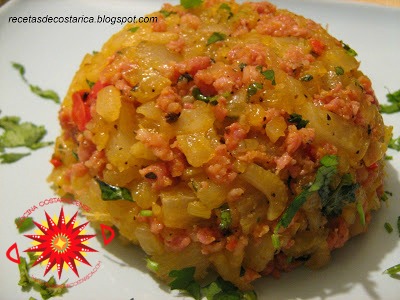 Cocina Costarricense: raíz de chayote en picadillo