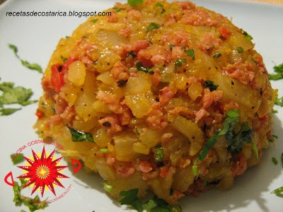 Cocina Costarricense: raíz de chayote en picadillo