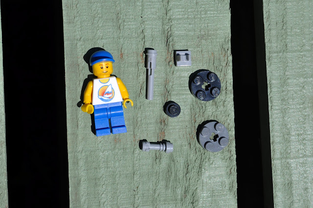 The Brick Page {A boy's blog}: HOW TO BUILD: A Microphone and Stand