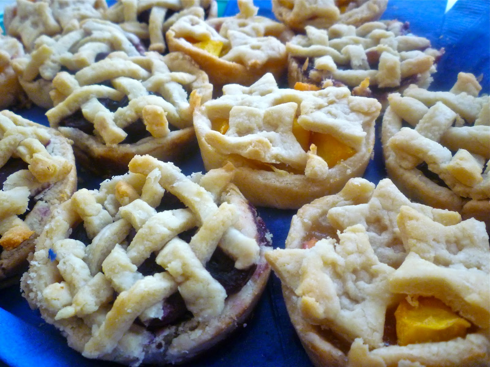 Little Kitchen, Lovely Food.: Mini Fruit Pies